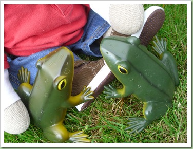 Mum's Monkey: Poundland Motion Sensor Frogs